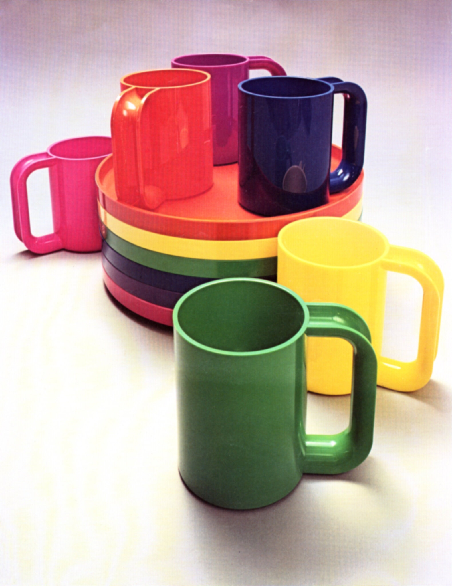 Raise a colorful mug for the man behind some iconic plastic housewares ...