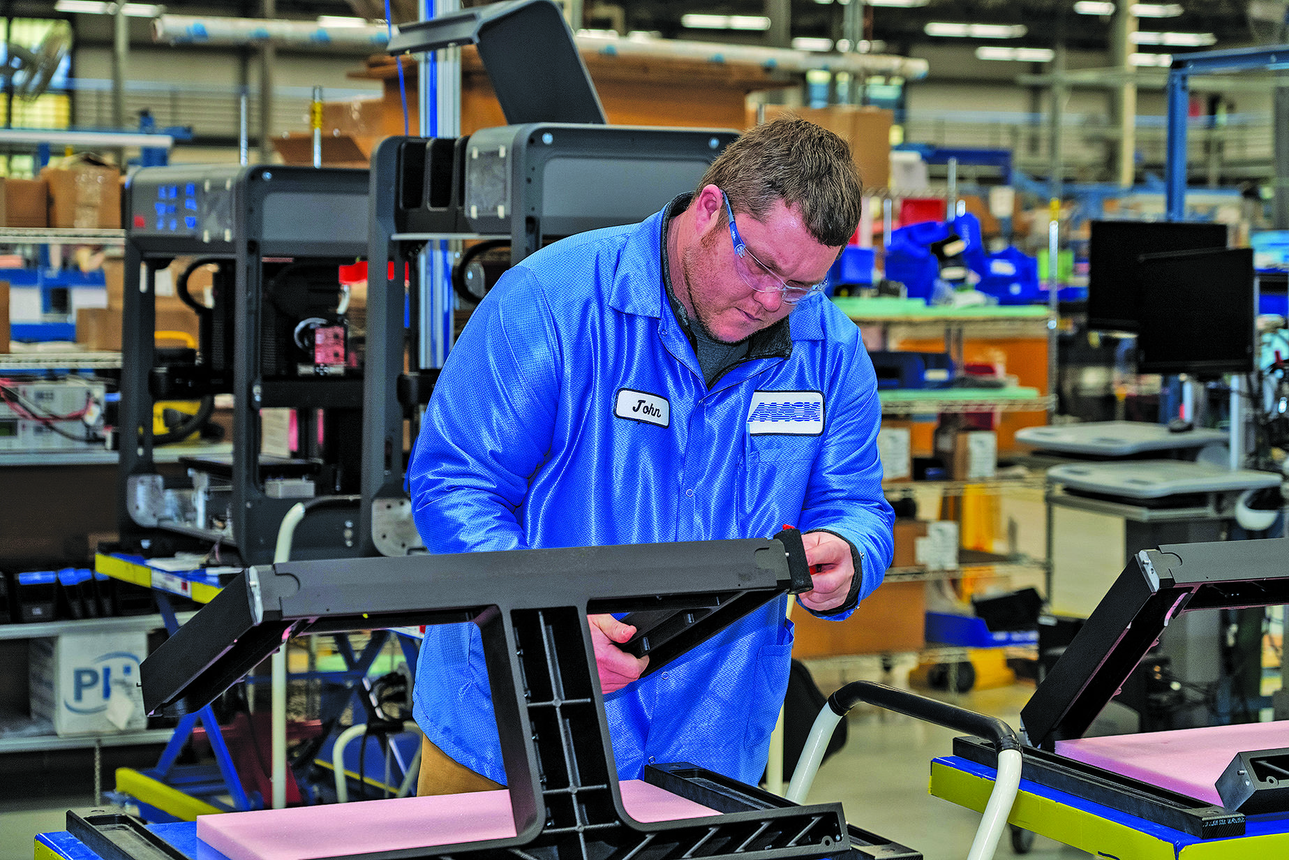 Mack Molding sustains its success with teamwork, innovation | Plastics News