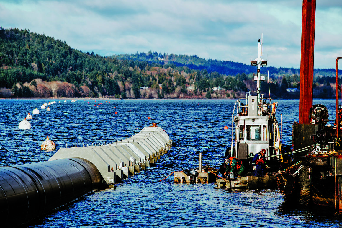 Giant HDPE pipe replaces steel for outfall project | Plastics News