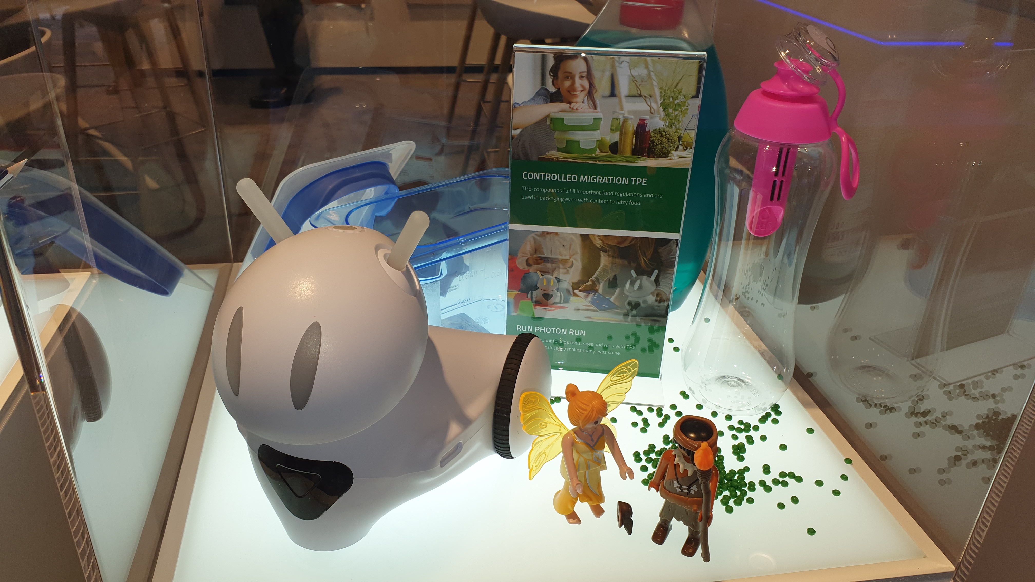 Kraiburg TPE lets learning robot Photon show its feelings | Plastics News