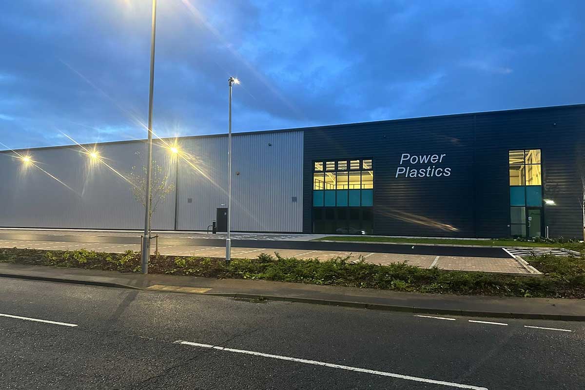 Rough travel continues for auto industry | A workplace providing a second chance| Fakuma opening ...