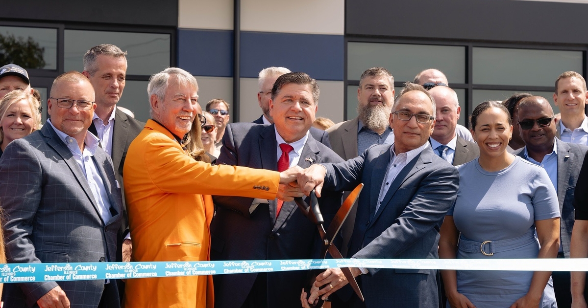 Manner Polymers opens $54M solar-powered PVC compounding plant in Illinois | Plastics News