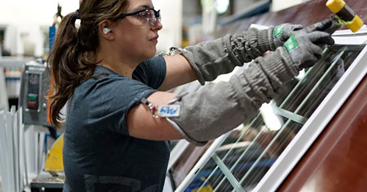 Window maker Miter Brands realigns, cuts jobs | Plastics News