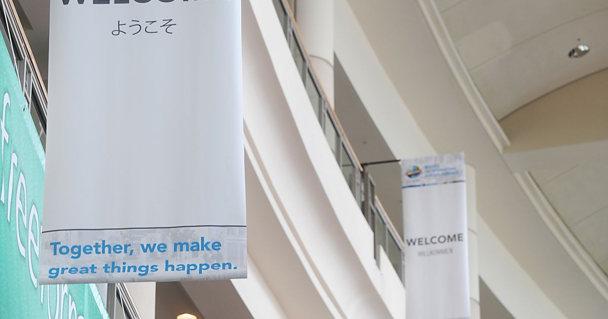 Niigata-sells-all-3-injection-molding-machines-shown-at-NPE-2015 ...