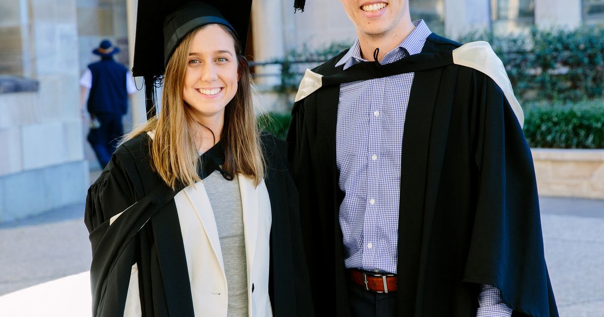 Post-consumer-waste-creates-graduation-gowns | Plastics News