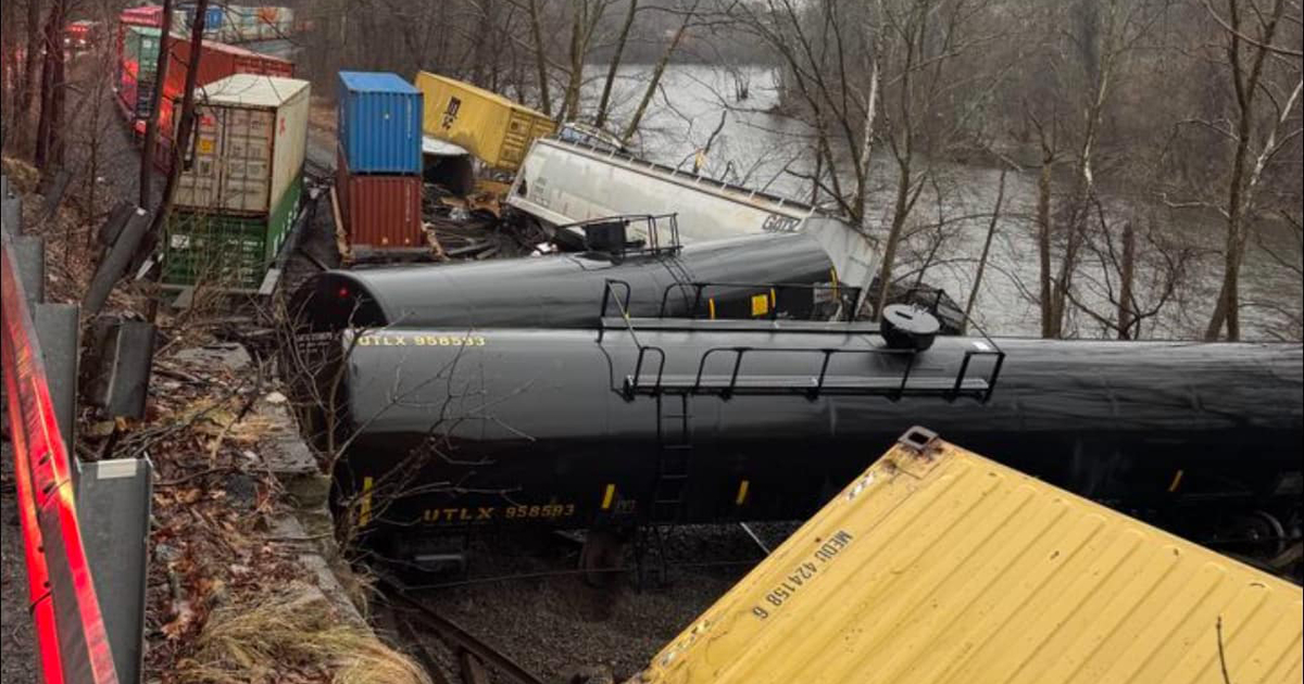 Pennsylvania derailment of Norfolk Southern train leads to PP spill ...