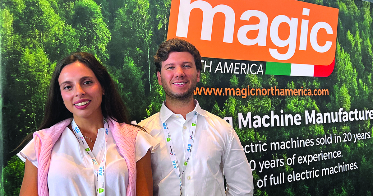 Magic brings new blow molding equipment, automation to K | Plastics News