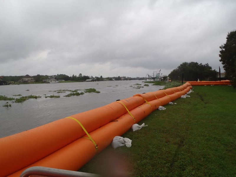 Detroit rolls out flexible dams to fight shoreline flooding