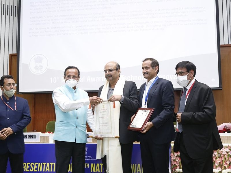 Milacron wins award for multicomponent technology