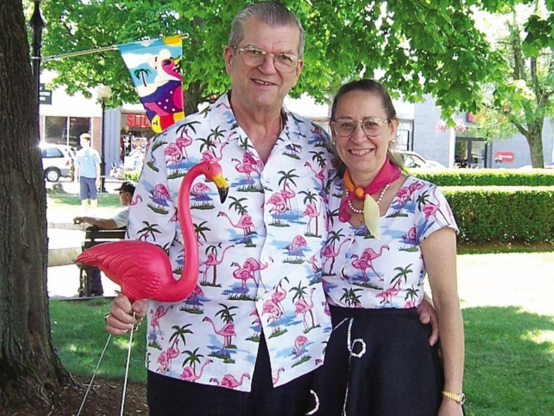 Obituary:-Pink-flamingo-sculptor-Don-Featherstone | Plastics News