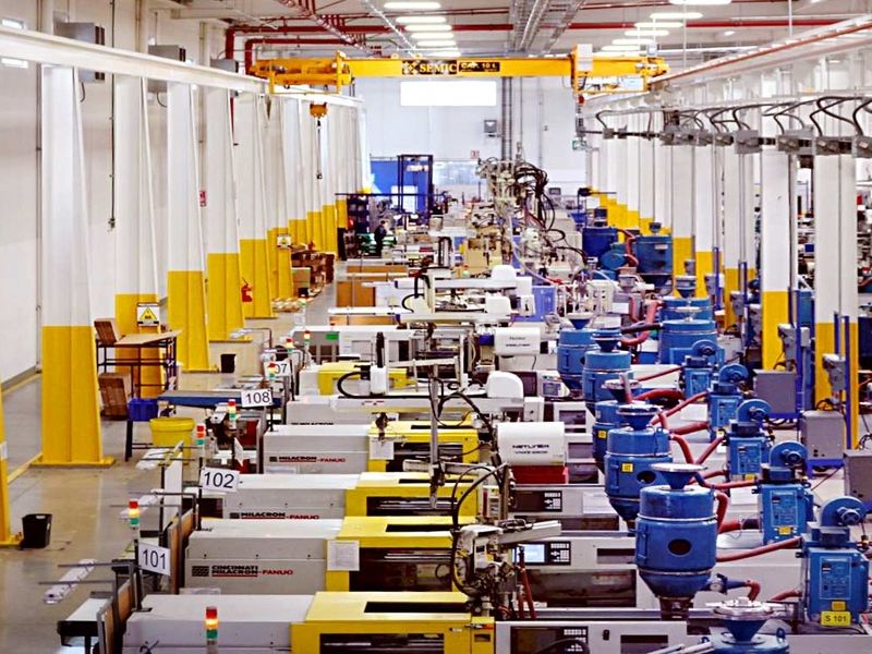 Injection molder unifies operations under Plasman name | Plastics News